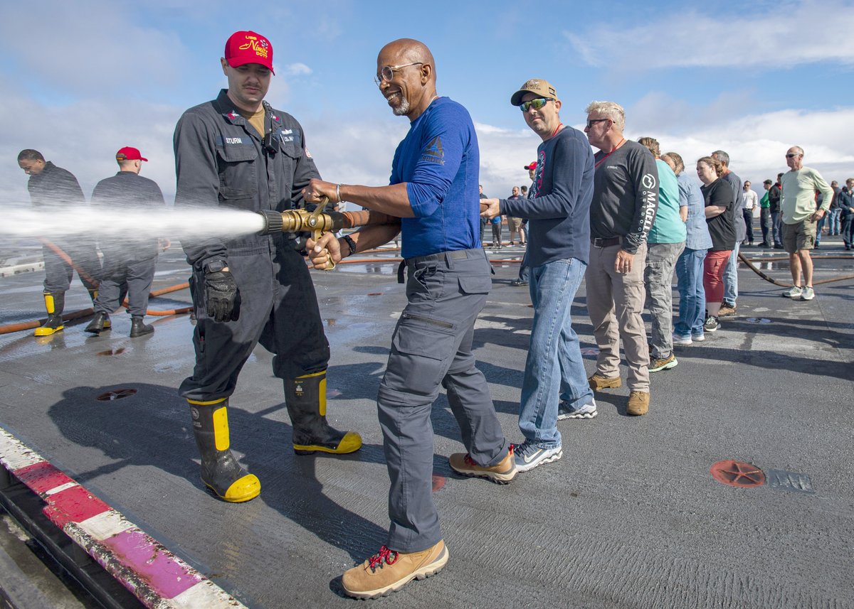 U S Navy On Twitter Usnavy Photos Of The Day 1️⃣ Ussjohnfinn Live