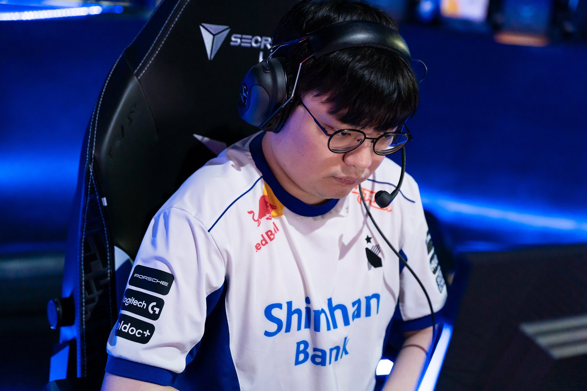 DRX on Twitter: "BANK DERBY👊 06.29 19:30 KST DRX vs. LSB #DRXWIN #PaveTheWay https://t.co ...