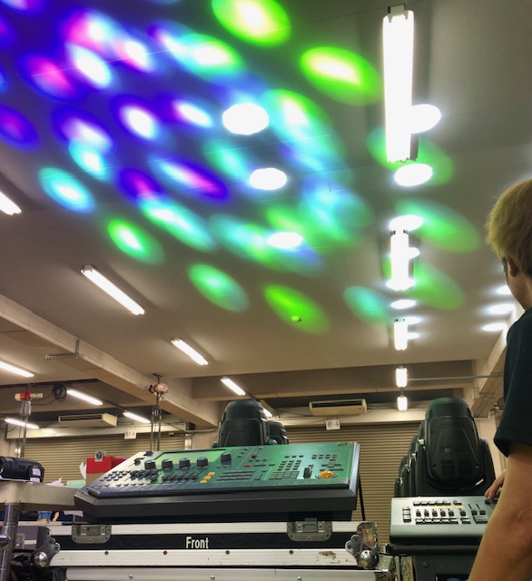 ENGINEER LIGHTING INC. on Twitter: "発売から少し時間がたっていますが、いまだに人気のROBE社 #MegaPointe を入念にメンテナンス、チェックしてい ...