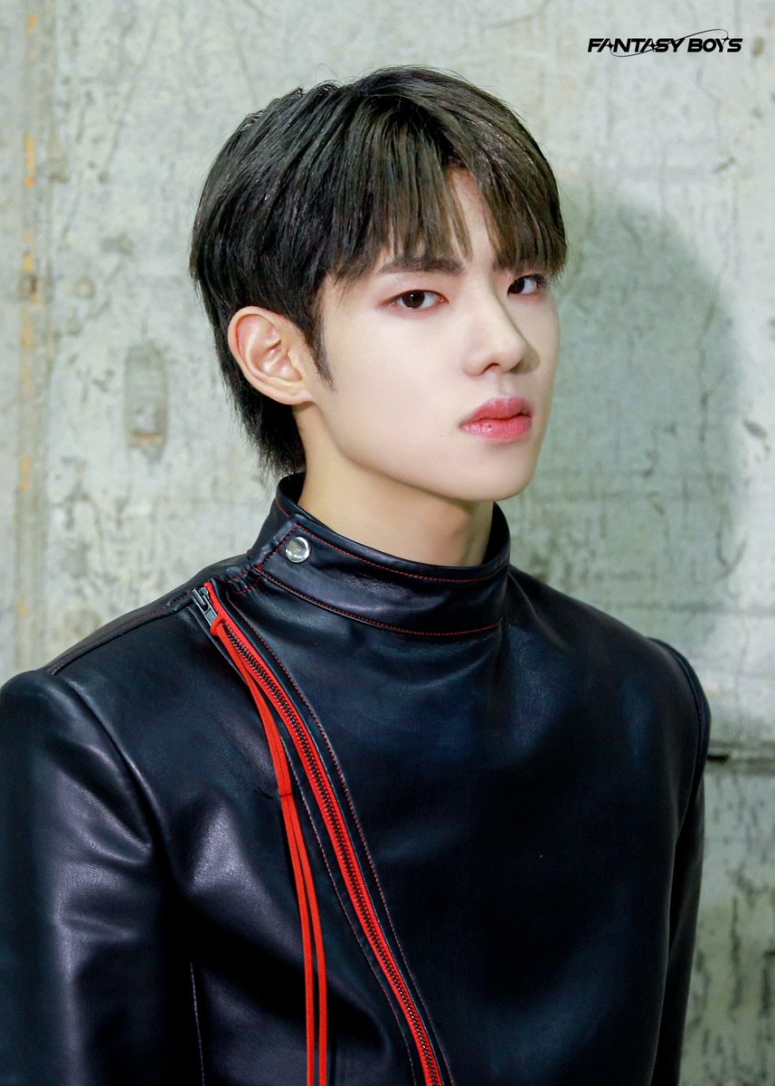 🐱 on Twitter: "RT @fantasyboys_twt: [📸] FANTASY BOYS(판타지 보이즈) 1THEK dancEAR BEHIND #FANTASYBOYS ...