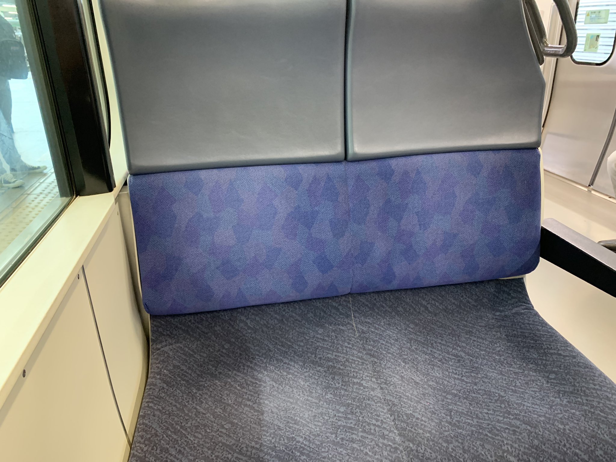 DER on Twitter: "E231-1000のボックス席座ってみたけど やっぱ椅子硬い https://t.co/fk199RwPZl" / Twitter