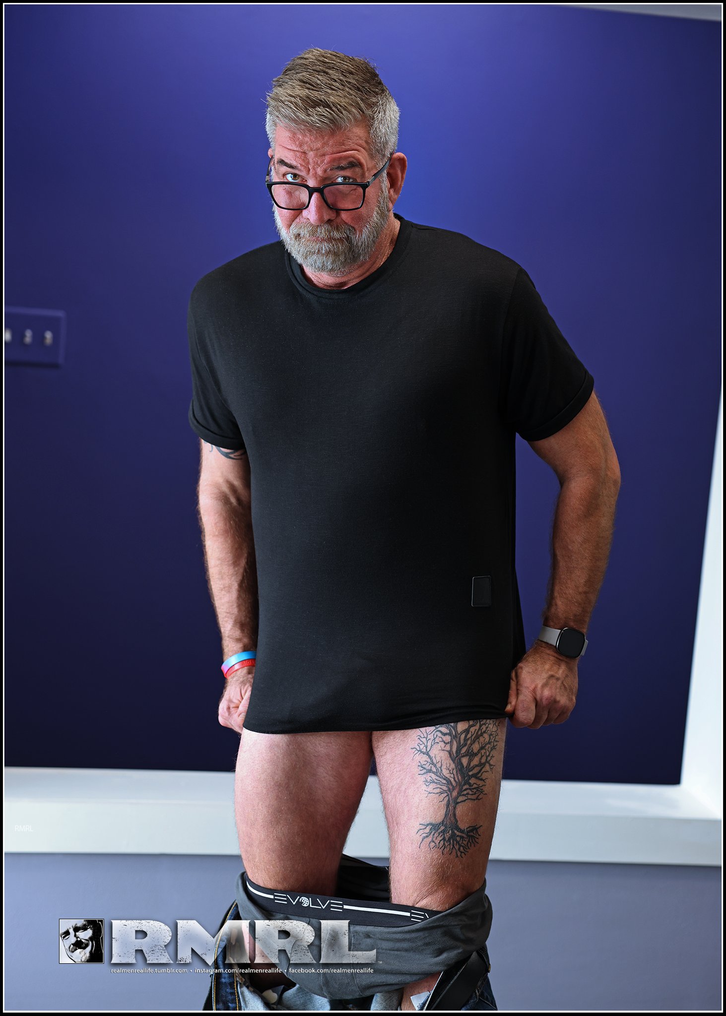 John Orbits Rmrl On Twitter Handsome Daddymarkatl Came In And Took His Shirt Off And A