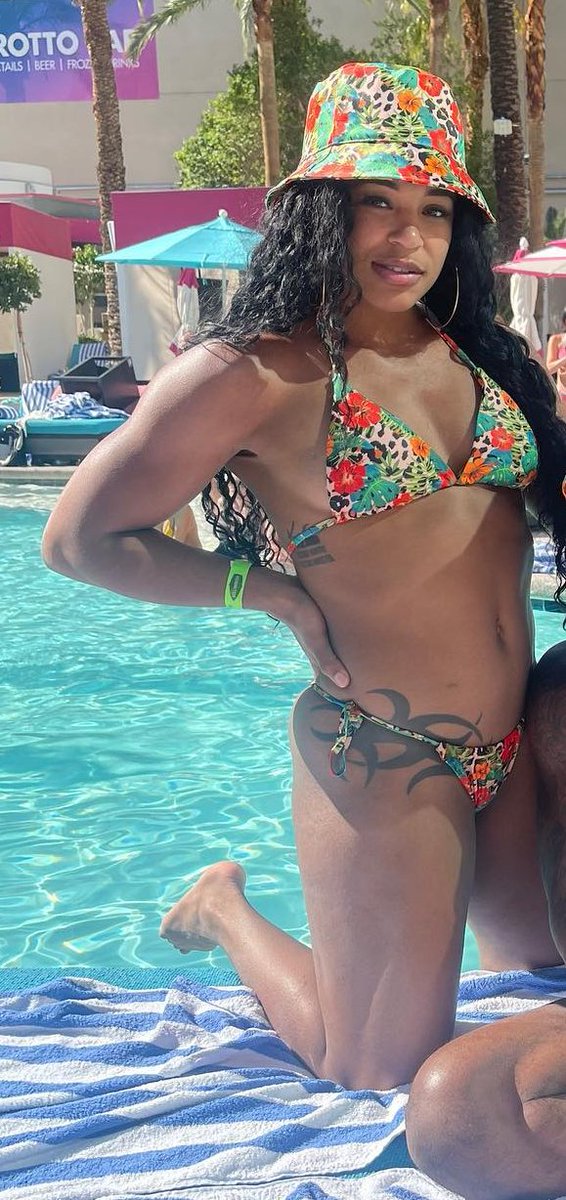 Jerk To Divas On Twitter Bikini Bianca Is So Fucking Good