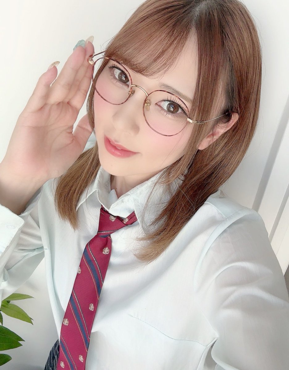 ATID-572 นัตสึกิ ทาเคอุจิ เลขาธิการประธานาธิบดีถุงน่อง