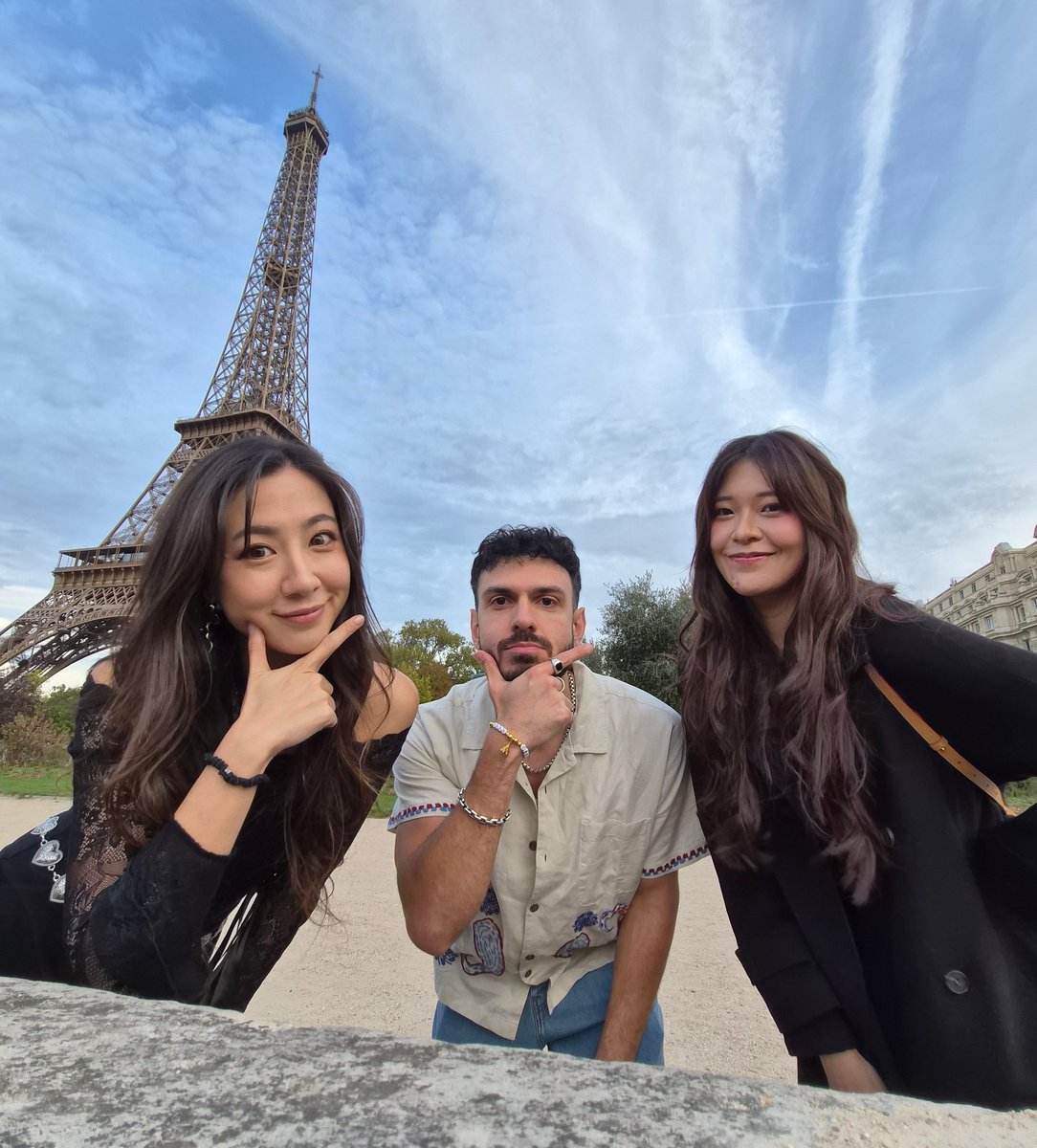 we made it to Paris ‍↔️!!!! https://t.co/jcHWvoysWi