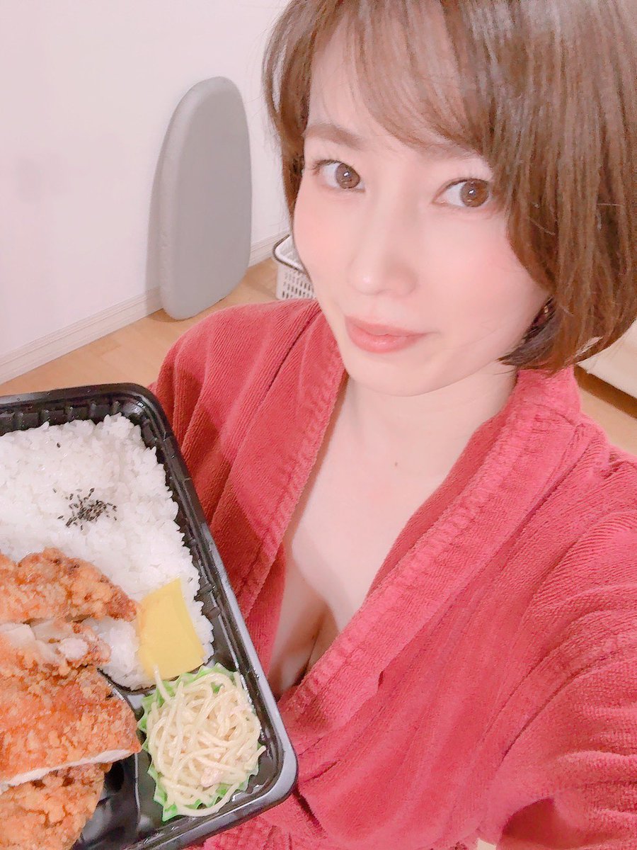 SNIS-586 Rasio Emas Super BODY Cosplayer 5 Transformasi