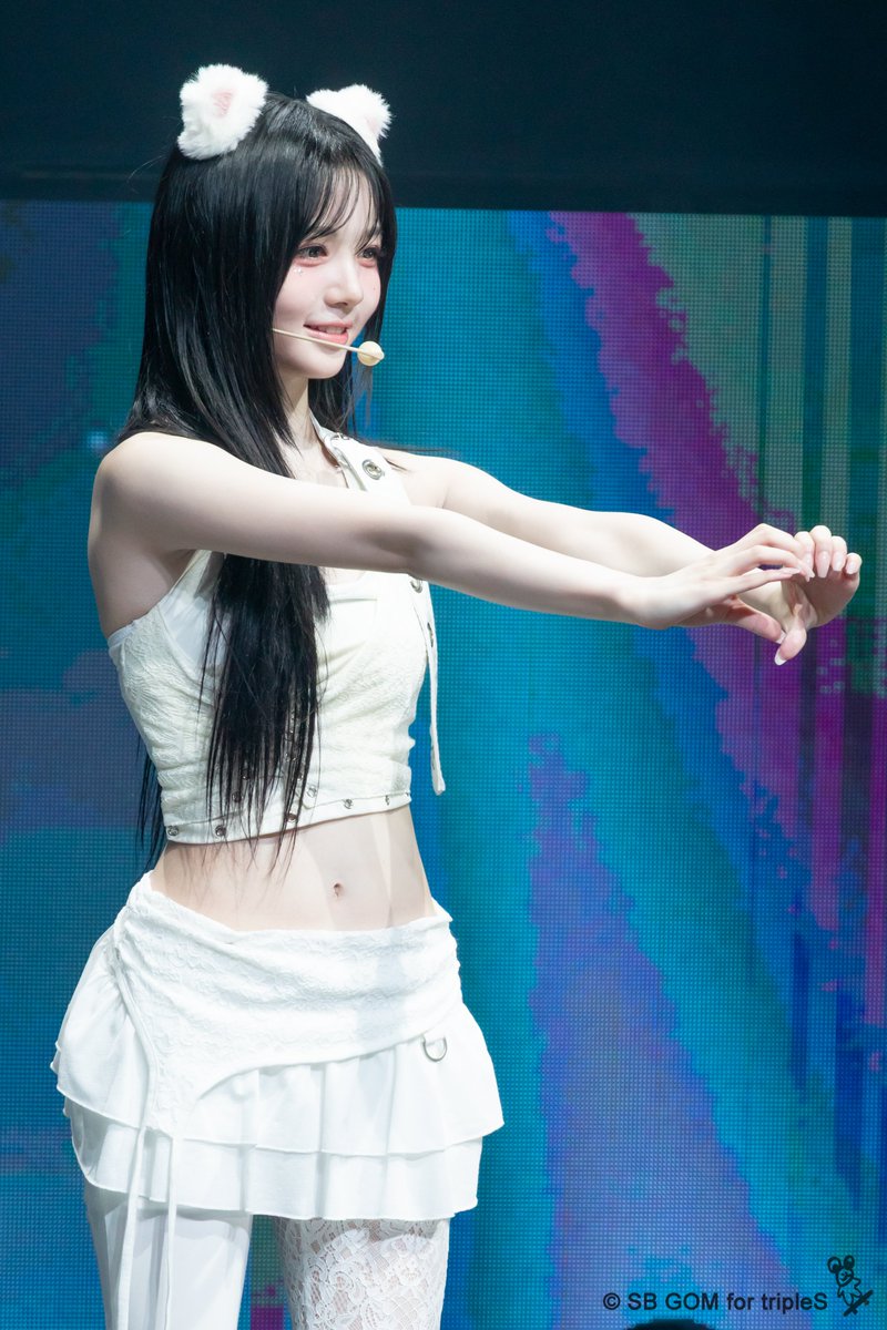 tripleS 채원 (Alphie Concert Day 2 / 2025.10.12) #tripleS #트리플에스 #トリプルS ...