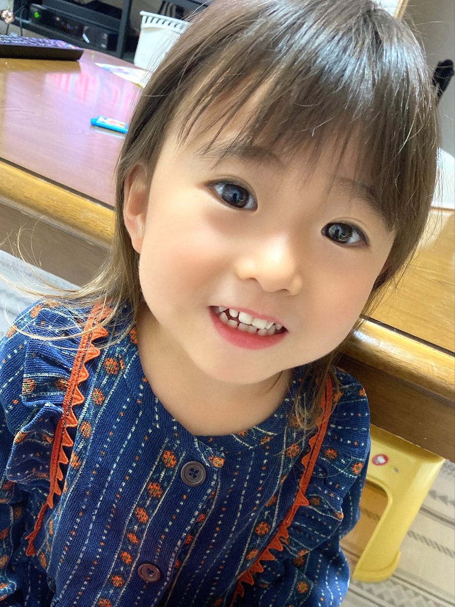 こんばんは！ 今日は写真撮れなかったので… なんと貴重な！まだモデル活動する前の 4年前の柚花ちゃんです！ まだ髪が短くてほっぺもちもち😣 ️ ...