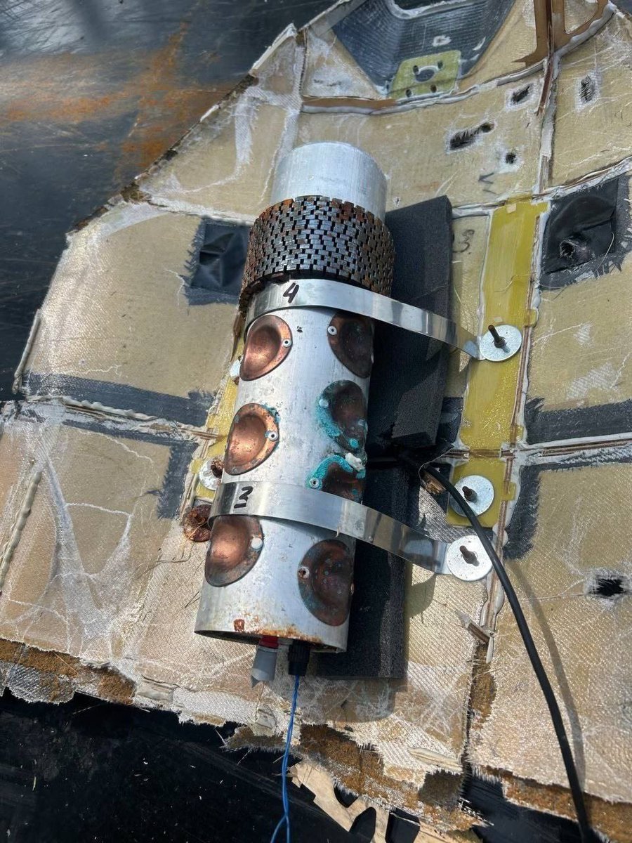Depending on the target distance it has carried a 3 kg shaped-charge KZ ...