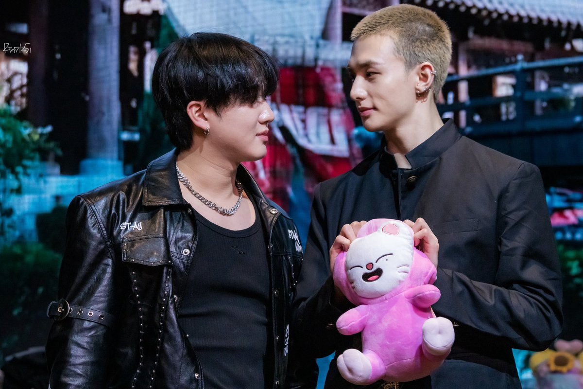 JANUARY: hyunjin thinking about his wife all the time ~ hyunibini ...