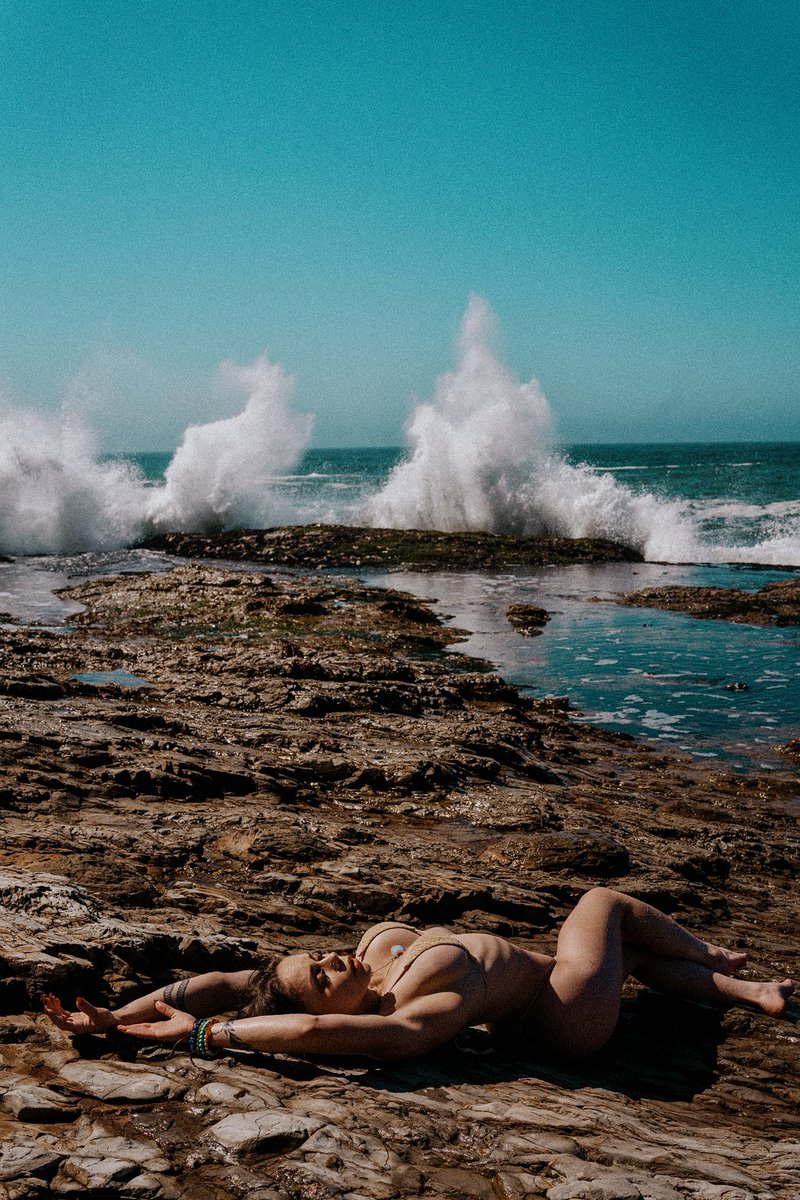 2025 you bent me but I did not break~ When faced with crashing waves do ...