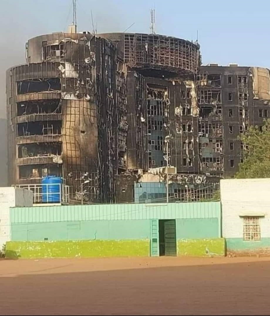 🧵 ثريد كيف هي حياة السودانيين مع الحرب أصبحنا نعلم أن هناك حرب في