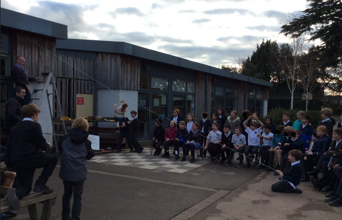 Welcome to St Leonard's Church of England Primary School (VC)