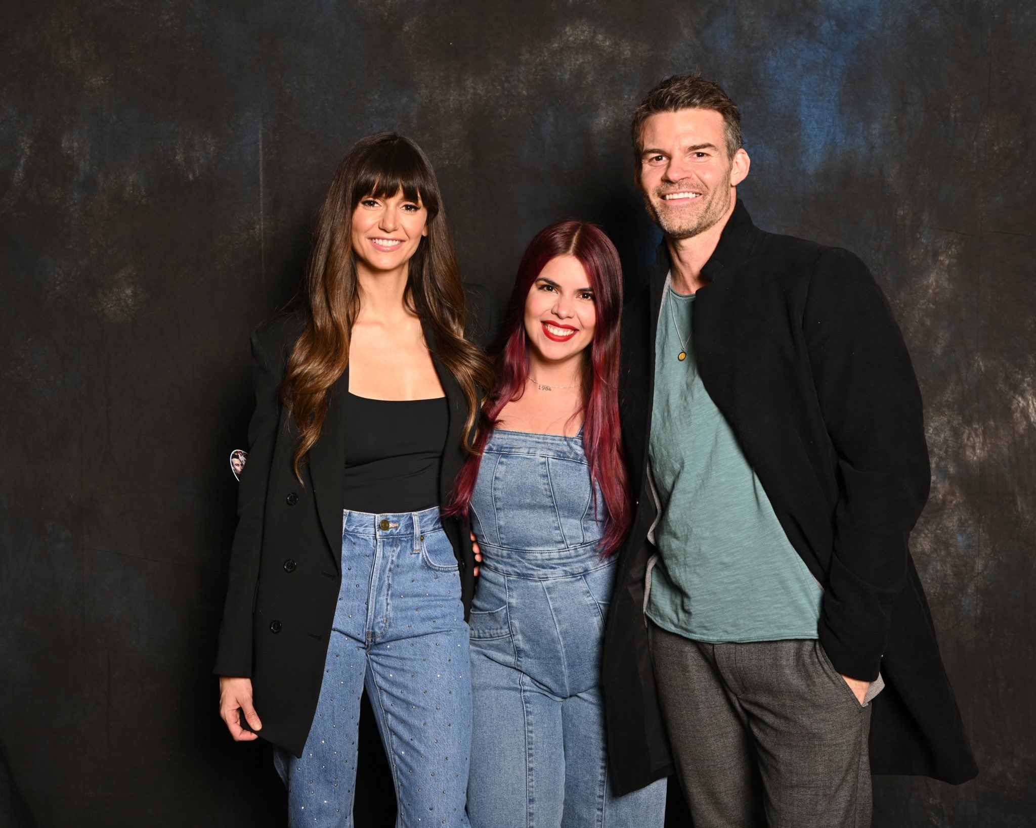 Nina Dobrev Y Daniel Gillies Beso