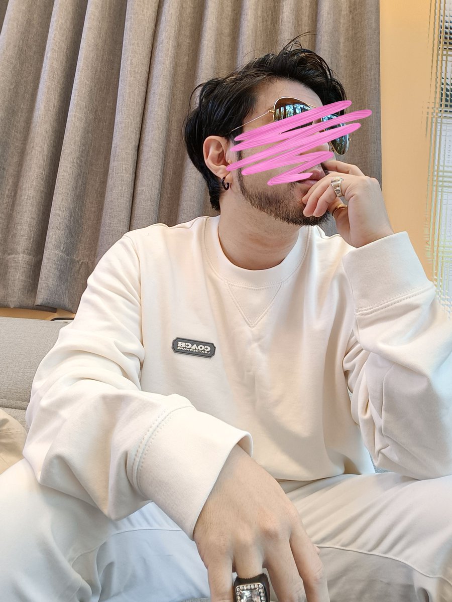 今天是全白boy風格 然後喝咖啡的時候我如履薄冰 每一個動作都非常小心 深怕我的衣服又髒了🤣 關於大陸假帳號賣藥賣菸賣什麼 來到貴寶地借po文 ...