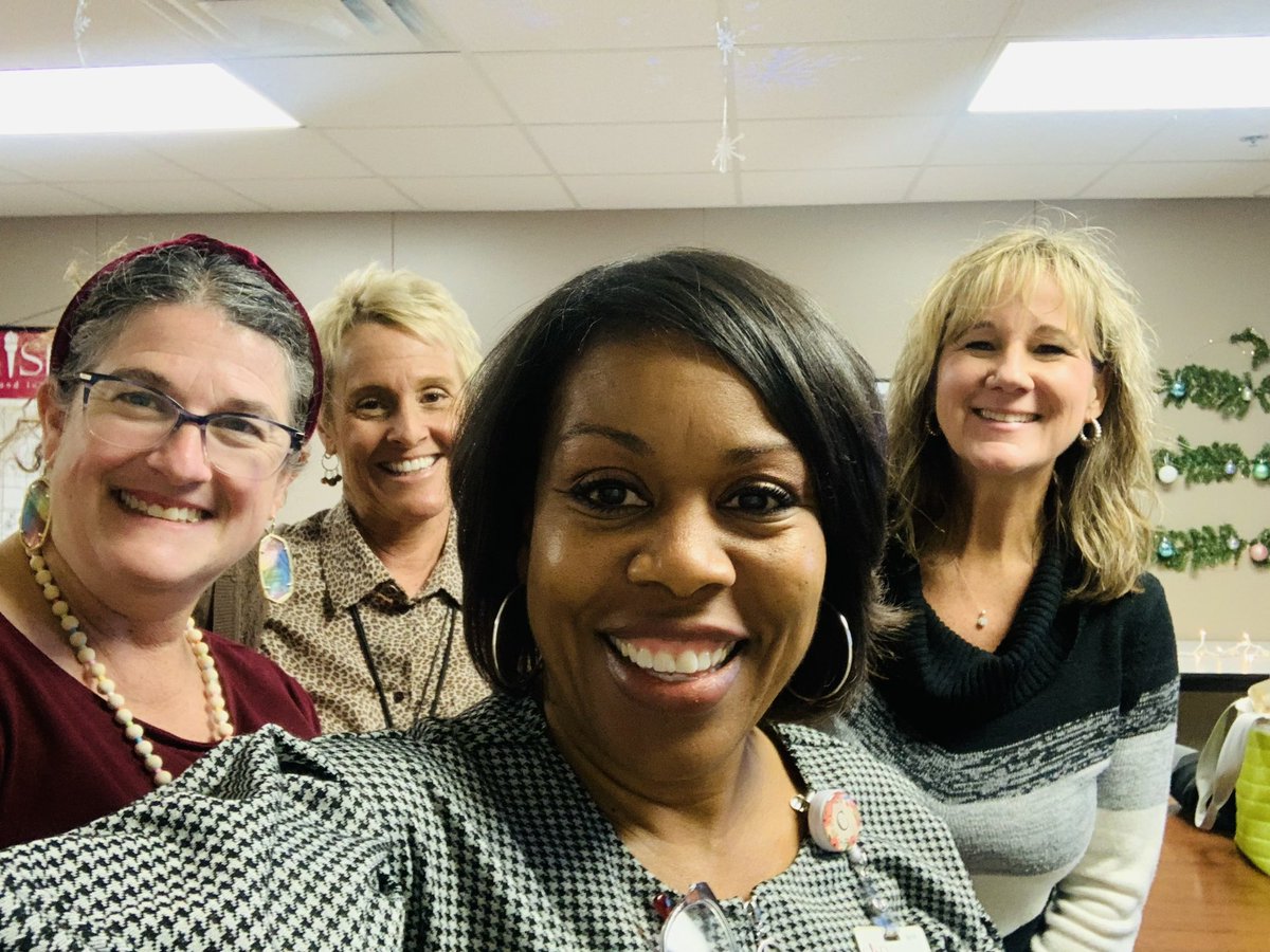 Julie Moncrief's Instagram, Twitter & Facebook on IDCrawl