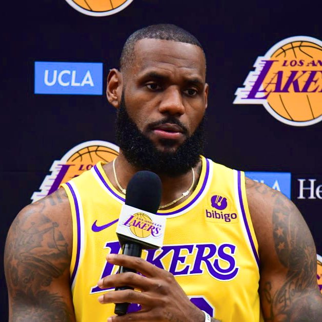 Bout to drop some knowledge for all aspiring social media content ...