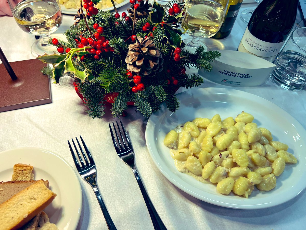 🇮🇹 Italy’s inaugural Treni Turistici Italiani train has left Roma # ...