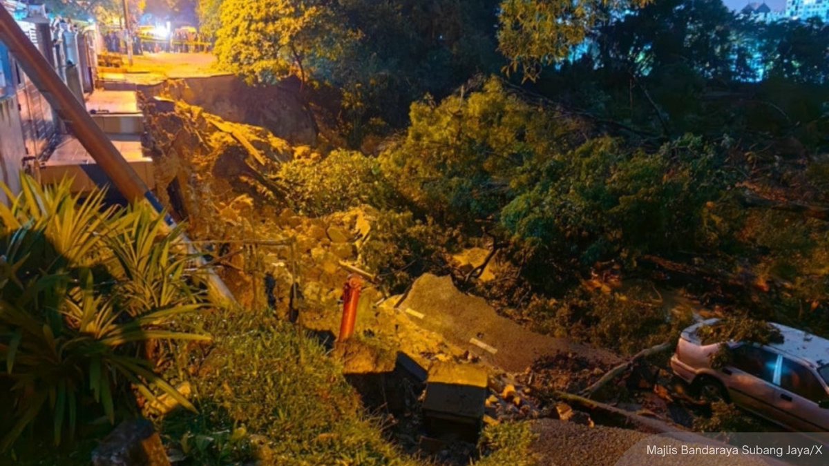 Residents Forced To Evacuate After Landslide Hits Taman Wawasan Puchong
