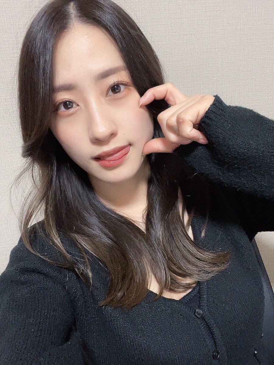 【画像51枚】澄田綾乃、おっぱいの谷間で男達を魅了させてしまうwwwwwwwwwwwwwwwwwwww : 気になる芸能まとめ