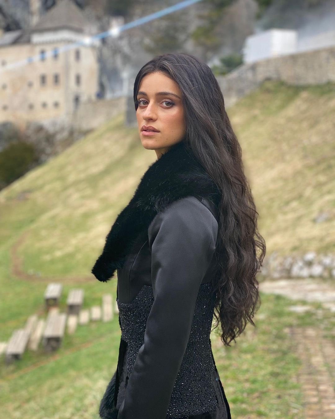 Yennefer Anya Chalotra