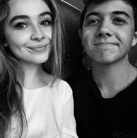 Bradley Steven Perry En Sabrina Carpenter Bradley Steven Perry