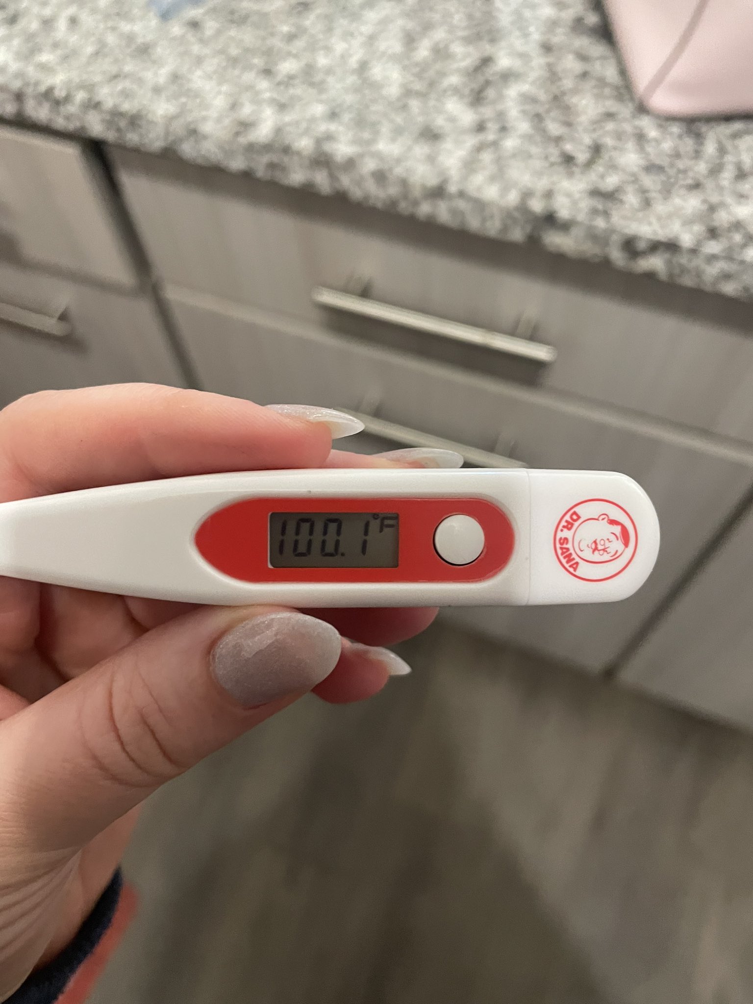 Pics 102 Fever Thermometer In Hand Flu Or Cold? How To Tell The