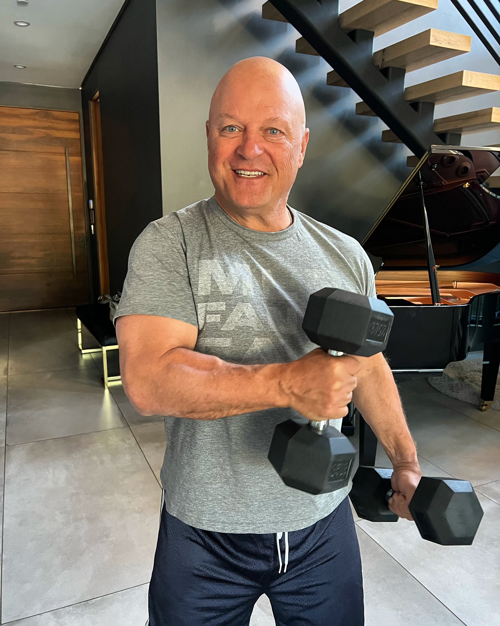 Michael Chiklis Muscle Michael Chiklis Joins GOTHAM STARBURST