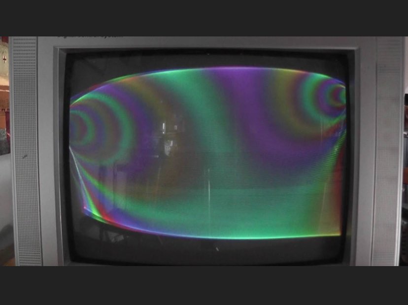 Side-by-side of the photo of ‘Waves above Pico Island’, by Miguel Claro ...