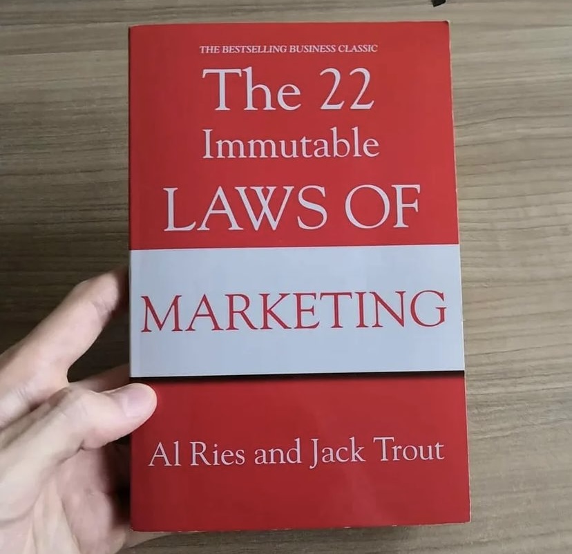 9 Powerful Lessons From… “The 22 Immutable Laws of Marketing” •Thread ...