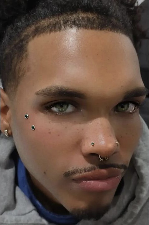 Anti Eyebrow Piercing