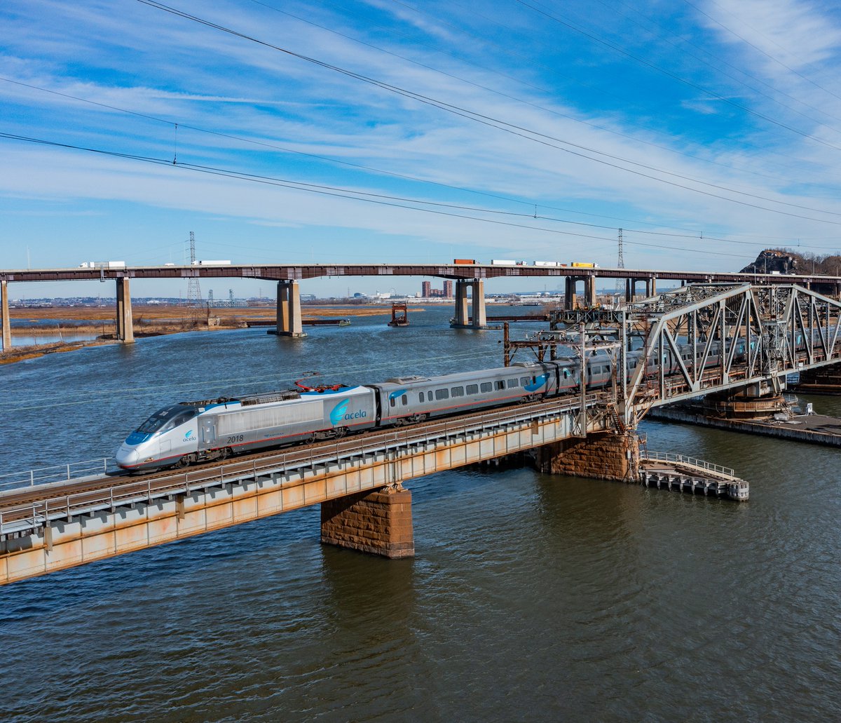 Get Carried Away on Amtrak as Summer Travel Season Begins - Amtrak Media