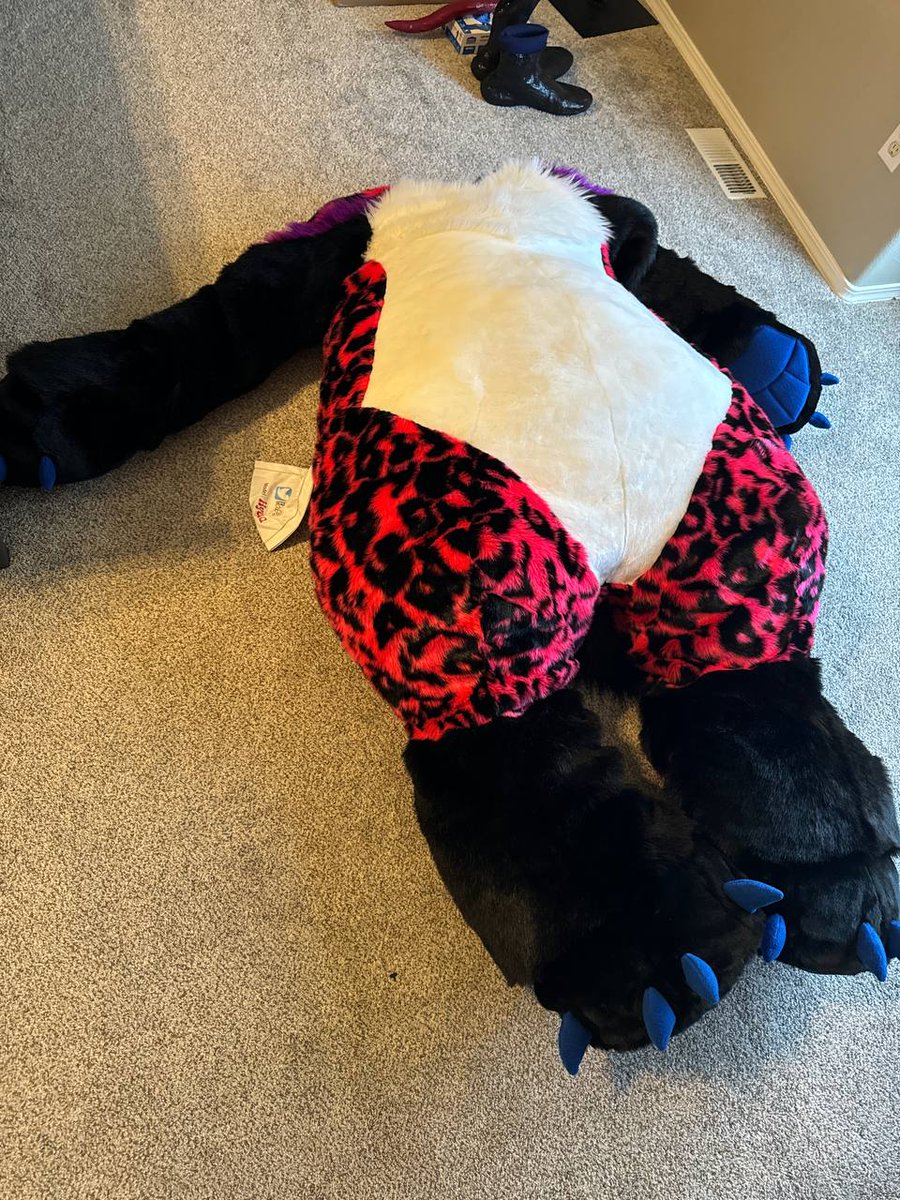 New suit just landed, i'm beyond ecstatic to have this plush here ...