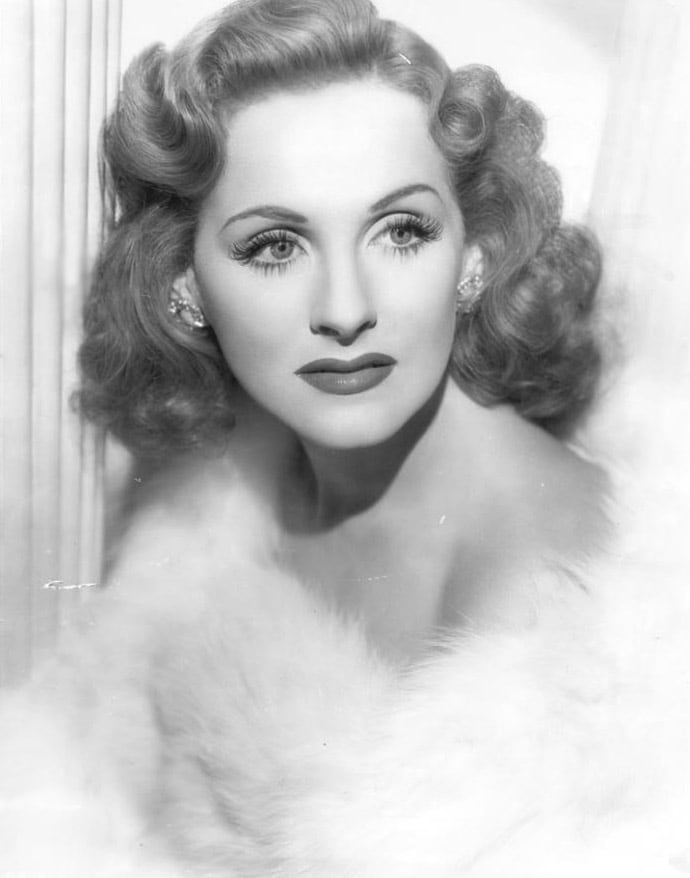 Constance Moore's Instagram, Twitter & Facebook on IDCrawl