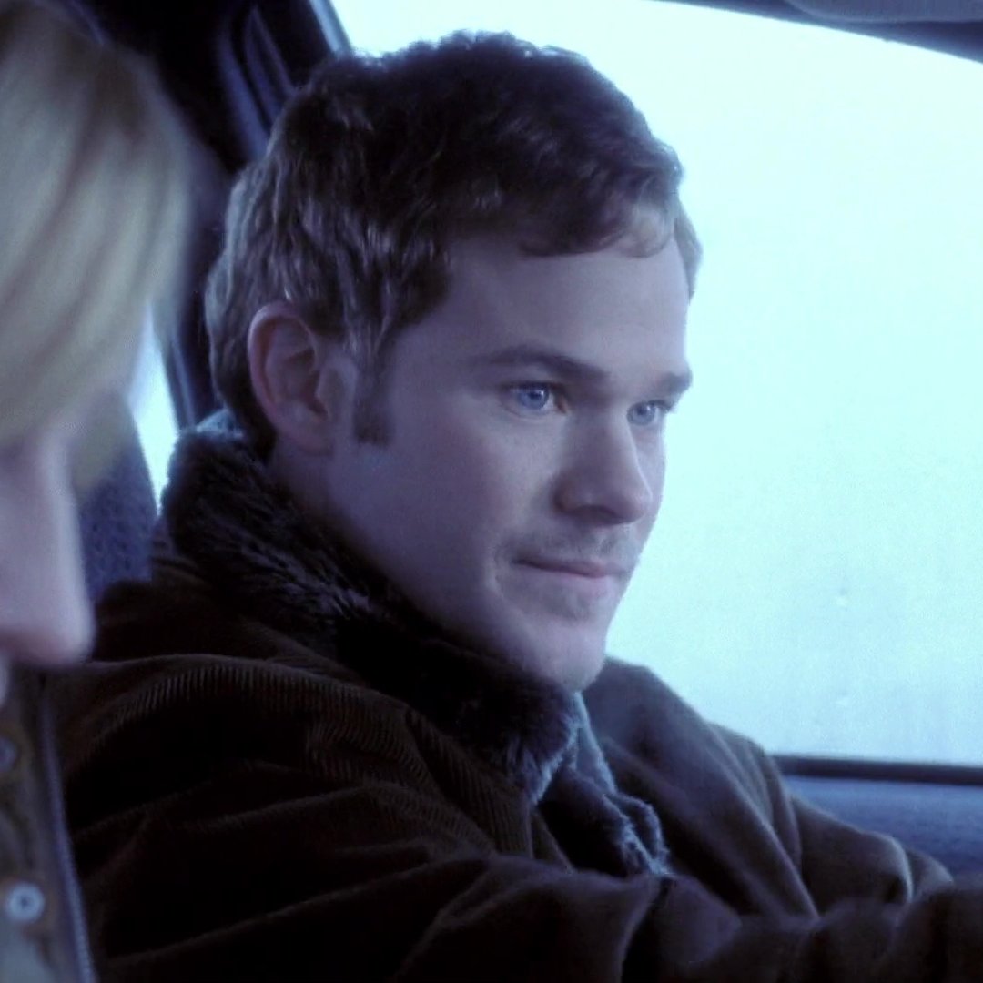 Aaron Ashmore Vlag
