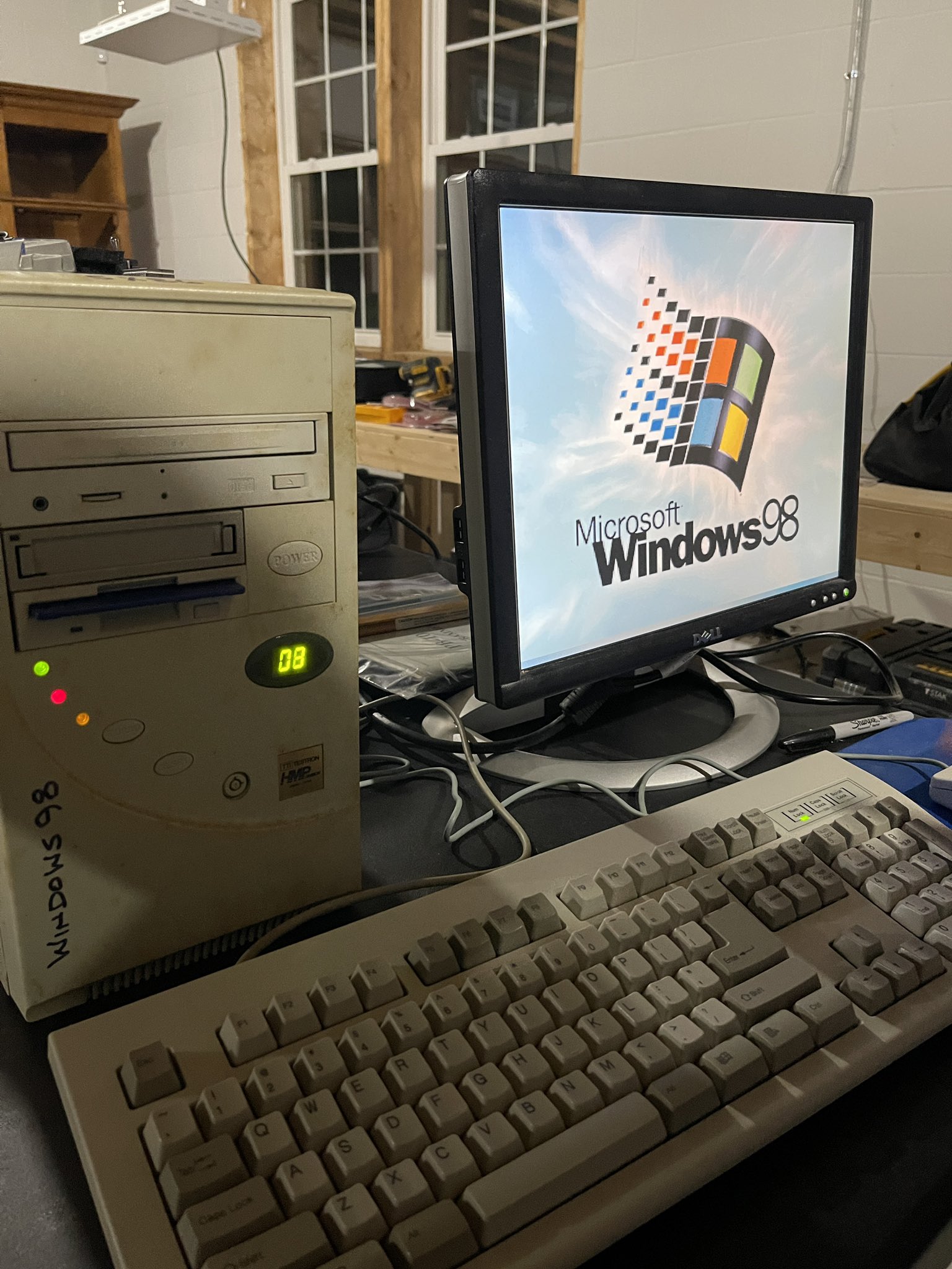 Windows 98 Computer Windows 98 Badge For HP T5720 Thin Client