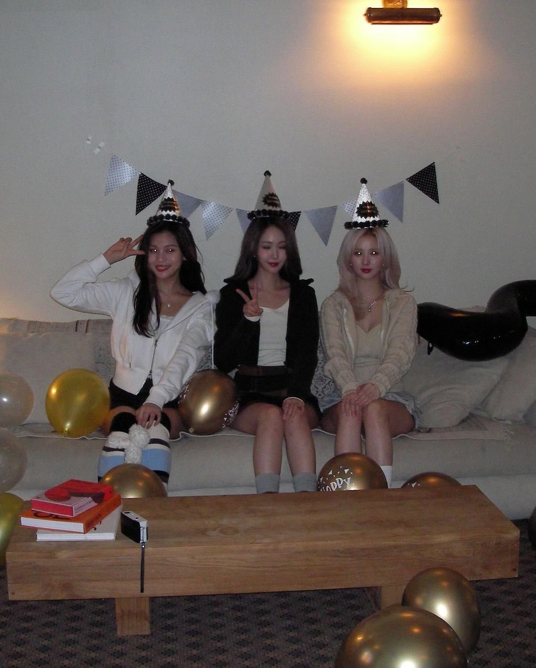 [BUDDY+Na.V+LUVU+WOORIN] MANIAC逆行上上上 銀河來港又唔叫 (40) | LIHKG 討論區