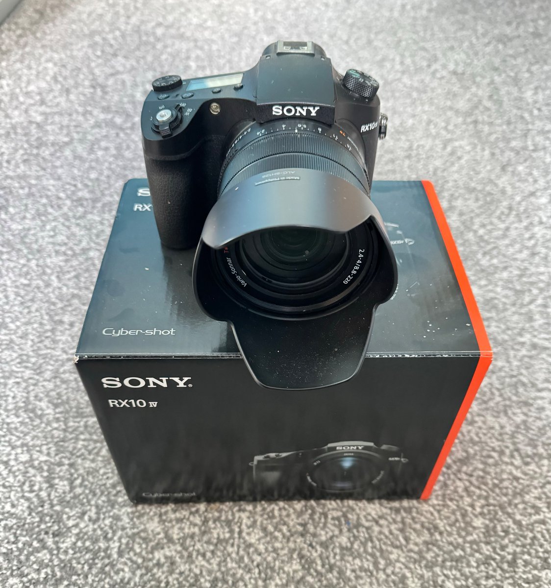 Sony RX10 IV bridge camera for sale. Bought June 2022. Decent condition ...