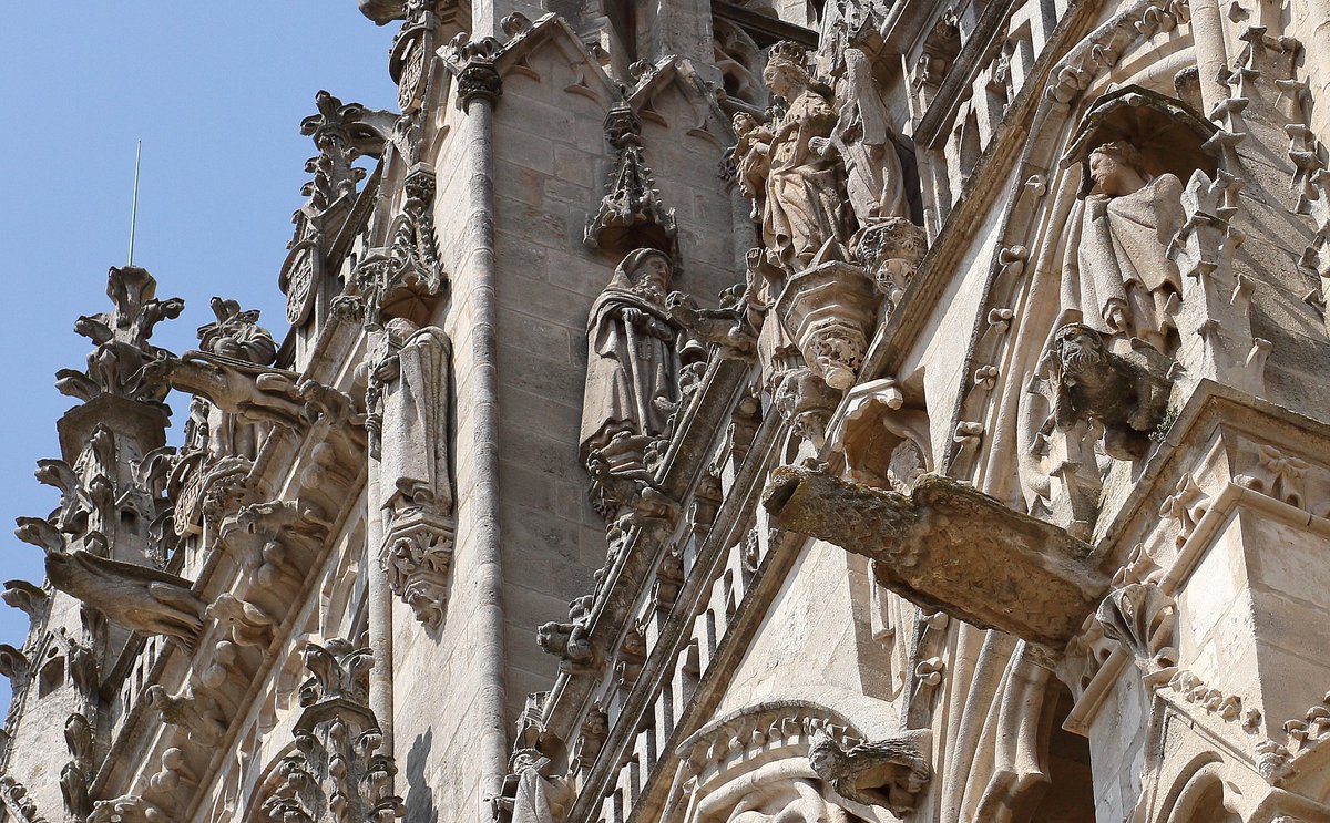 What was going on with Medieval gargoyles? - المسلسل من The Cultural ...