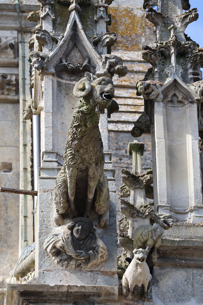 What was going on with Medieval gargoyles? - المسلسل من The Cultural ...