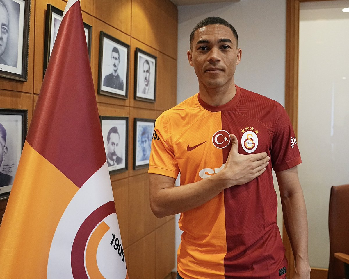 Michael Rincón on X: Galatasaray is the best of Turkey! 💛 🦁 #GS / X ...