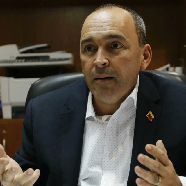 Robert Lobo's Instagram, Twitter & Facebook on IDCrawl