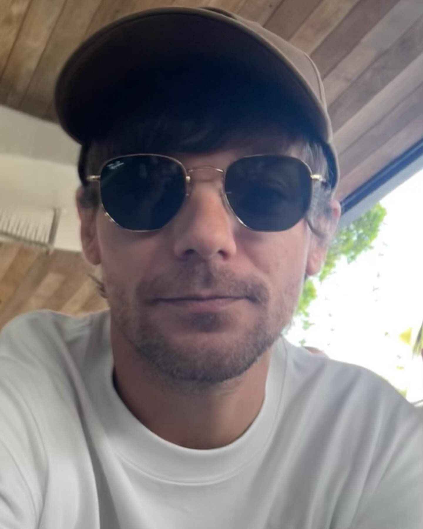 Louis Tomlinson 2024 Selfie