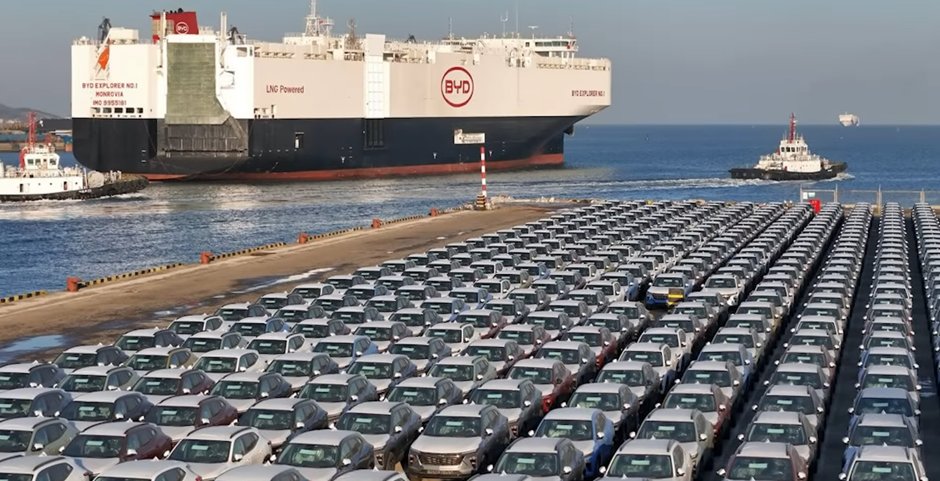 In 2008 Warren Buffet invested in BYD instead of Tesla! His bet made ...