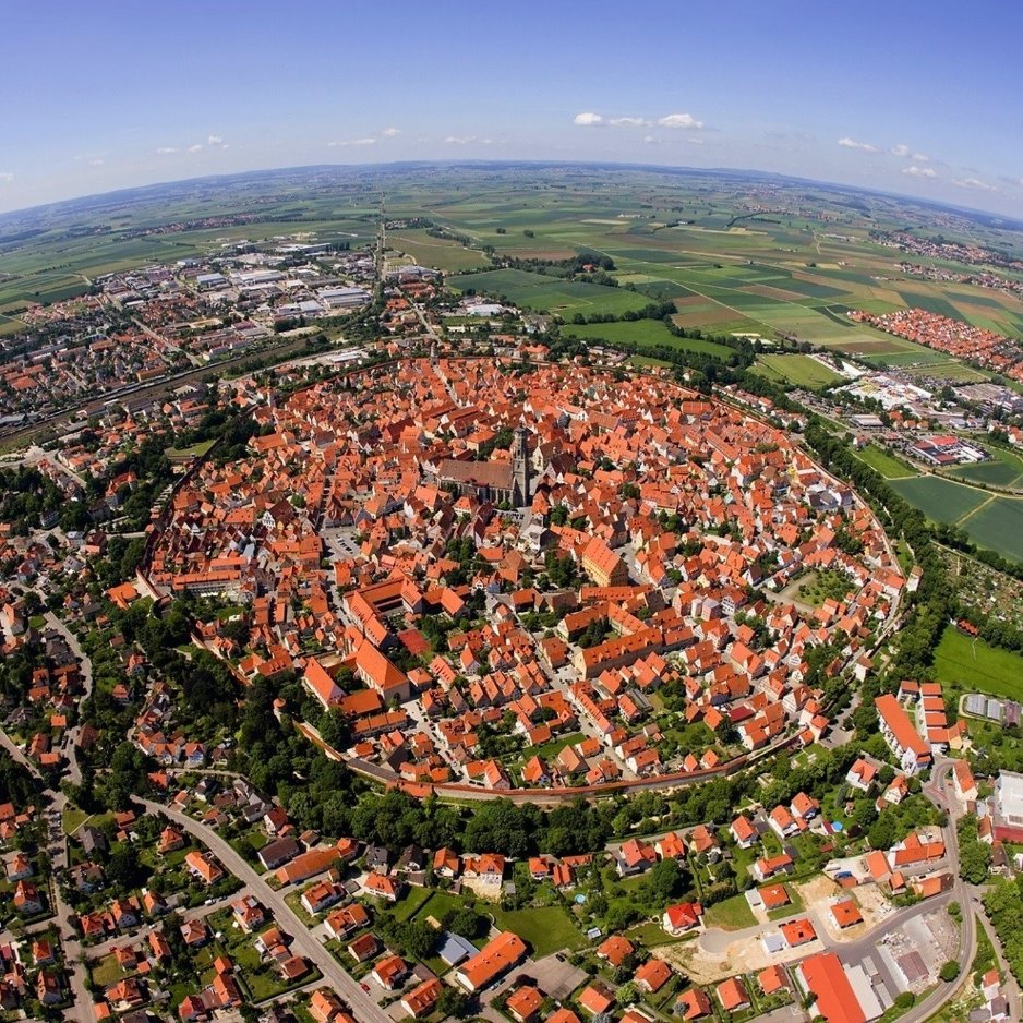 La ville allemande de Nördlingen a été construite sur un cratère de ...