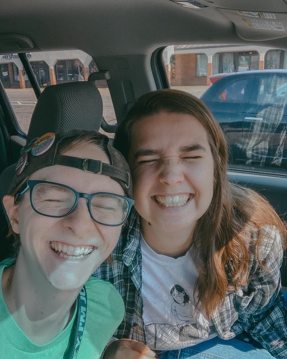 Sarah Noffsinger's Instagram, Twitter & Facebook on IDCrawl