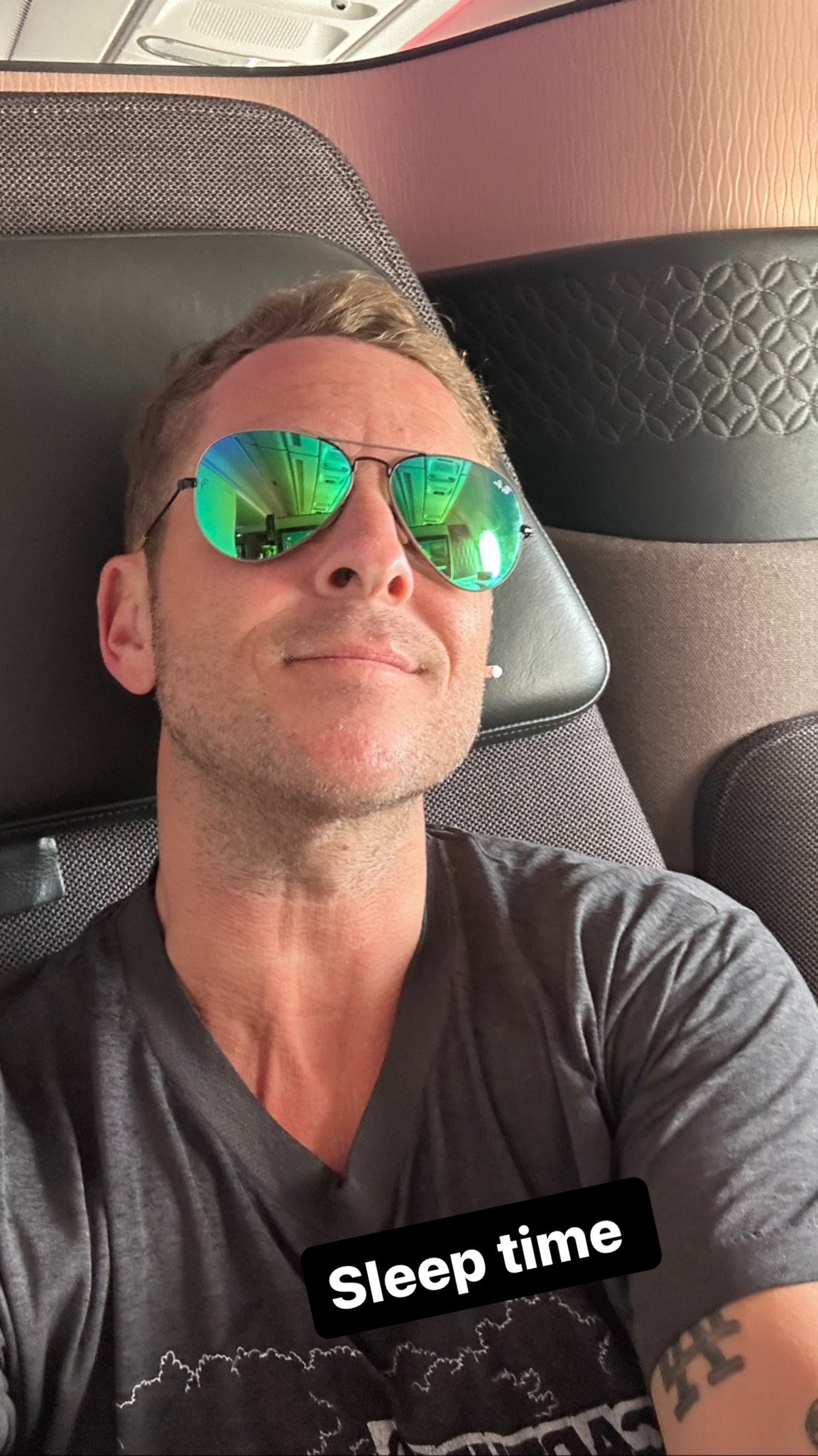 Ryan Tedder O Visual