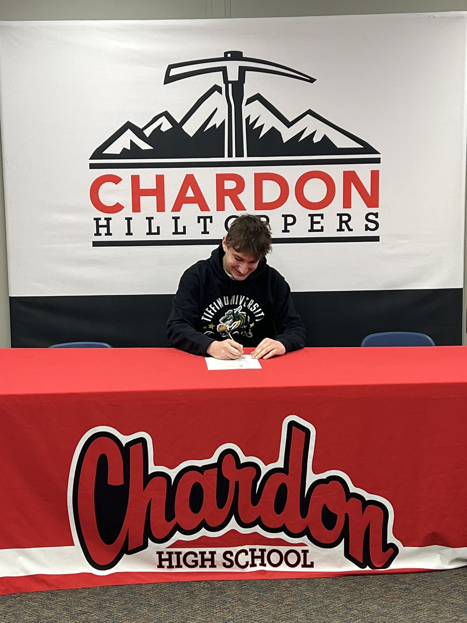 Chardon Hilltoppers Logo