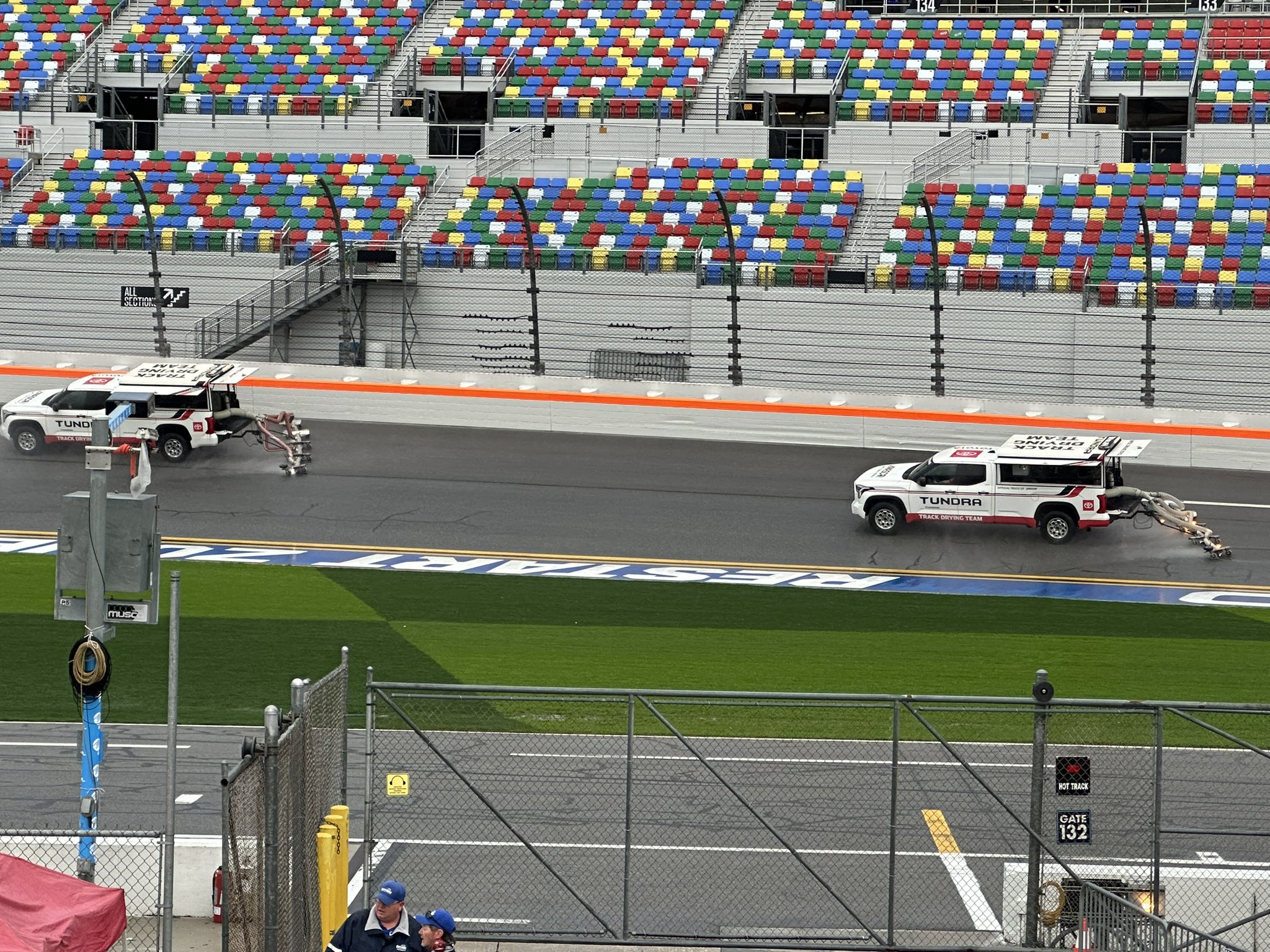 New Race Track Dryers Bob Pockrass On X: "Track Drying Underway. Still