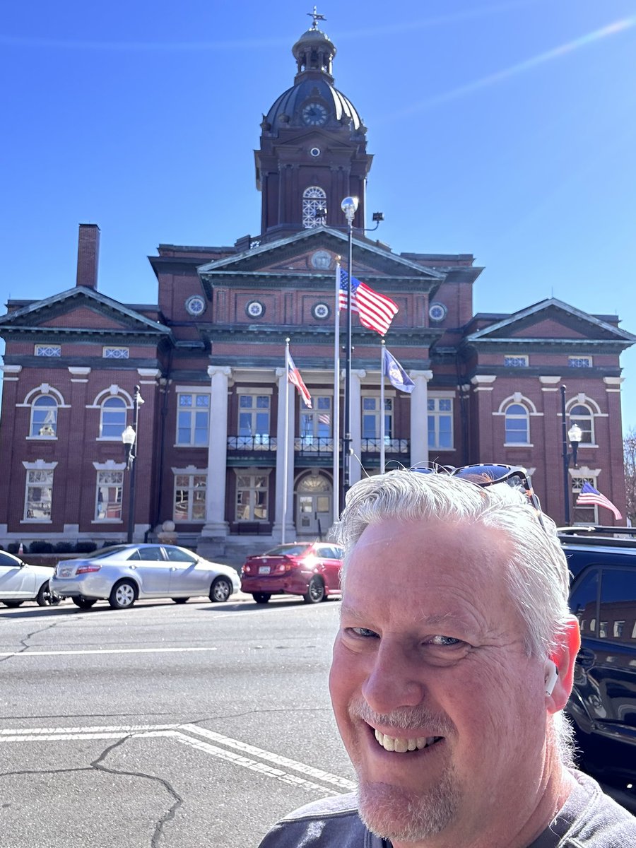 Karen Renfroe's Instagram, Twitter & Facebook on IDCrawl